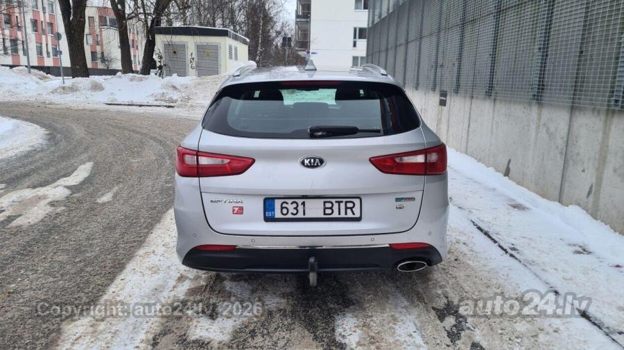 Grey Kia Optima 2017 in Tallinn, with an engine capacity of 1.70 L and mileage of 220 thousand km for 9990 €, photo 6 on AUTOMOTO.COM.LV