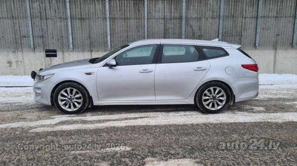 Grey Kia Optima 2017 in Tallinn, with an engine capacity of 1.70 L and mileage of 220 thousand km for 9990 €, photo 7 on AUTOMOTO.COM.LV