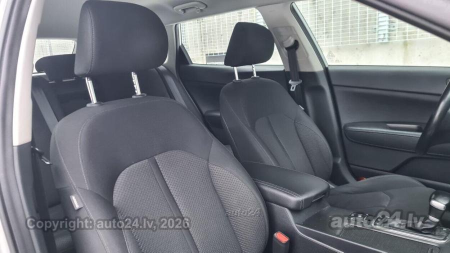 Grey Kia Optima 2017 in Tallinn, with an engine capacity of 1.70 L and mileage of 220 thousand km for 9990 €, photo 10 on AUTOMOTO.COM.LV