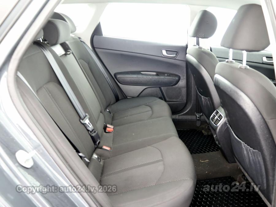 Pelēks Kia Optima 2017 Tallina, ar dzinēja tilpumu 1.70 L un nobraukumu 349 tūkst. km par 3499 €, foto 8 vietnē AUTOMOTO.COM.LV