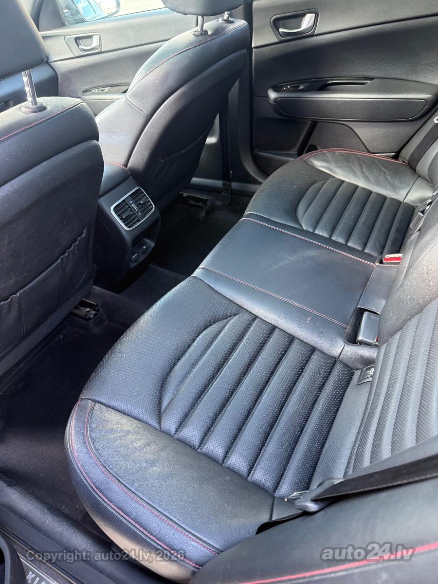Pelēks Kia Optima 2018 Tartu, ar dzinēja tilpumu 1.70 L un nobraukumu 245 tūkst. km par 11200 €, foto 20 vietnē AUTOMOTO.COM.LV