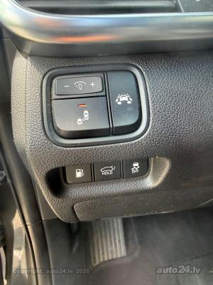 Pelēks Kia Optima 2018 Tartu, ar dzinēja tilpumu 1.70 L un nobraukumu 245 tūkst. km par 11200 €, foto 25 vietnē AUTOMOTO.COM.LV