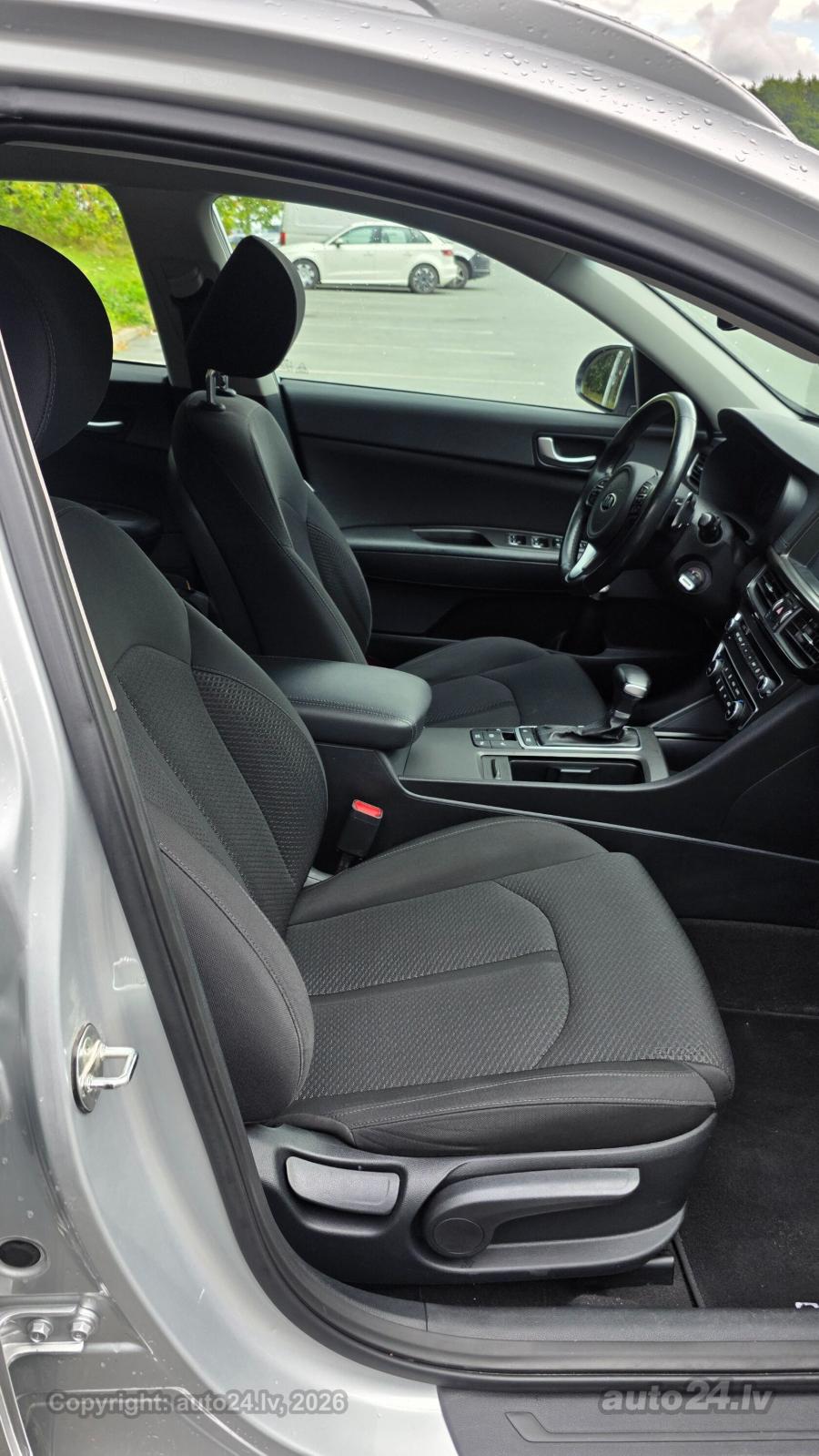 Pelēks Kia Optima 2018 Tallina, ar dzinēja tilpumu 2.00 L un nobraukumu 125 tūkst. km par 15000 €, foto 7 vietnē AUTOMOTO.COM.LV