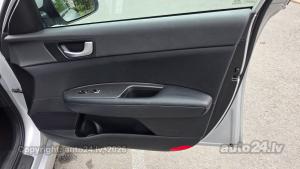 Pelēks Kia Optima 2018 Tallina, ar dzinēja tilpumu 2.00 L un nobraukumu 125 tūkst. km par 15000 €, foto 8 vietnē AUTOMOTO.COM.LV