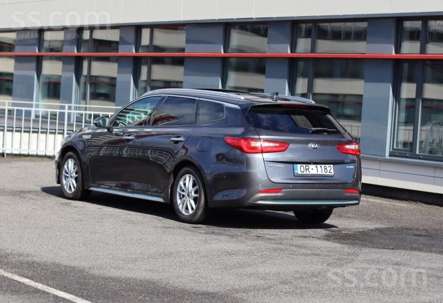 Grey Kia Optima 2019 in Riga, with an engine capacity of 2.00 L and mileage of 183 thousand km for 12680 €, photo 5 on AUTOMOTO.COM.LV
