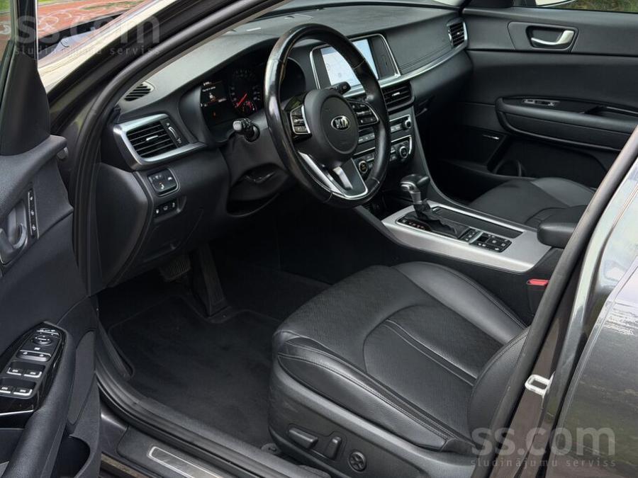 Grey Kia Optima 2019 in Riga, with an engine capacity of 2.00 L and mileage of 183 thousand km for 12680 €, photo 10 on AUTOMOTO.COM.LV