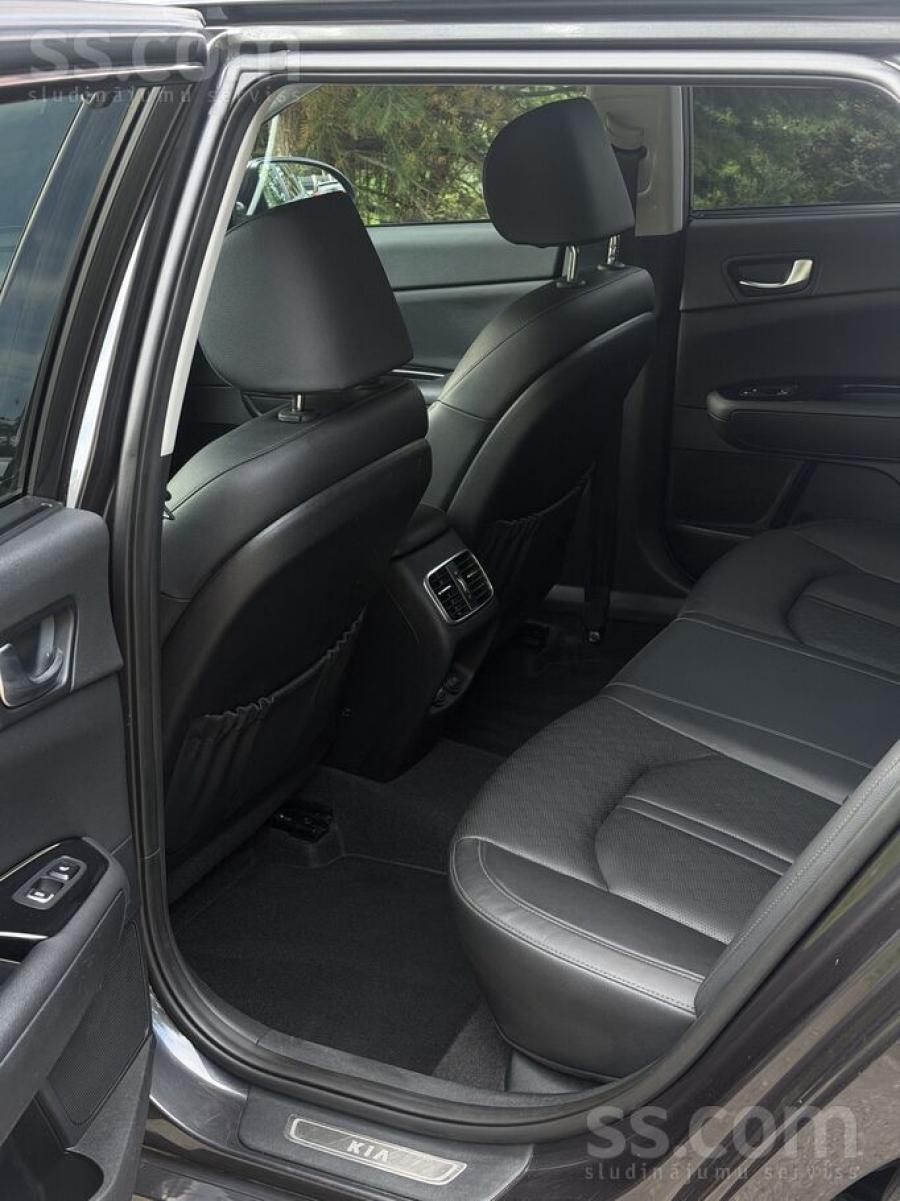 Grey Kia Optima 2019 in Riga, with an engine capacity of 2.00 L and mileage of 183 thousand km for 12680 €, photo 15 on AUTOMOTO.COM.LV