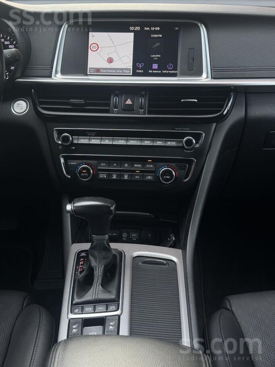 Grey Kia Optima 2019 in Riga, with an engine capacity of 2.00 L and mileage of 183 thousand km for 12680 €, photo 21 on AUTOMOTO.COM.LV