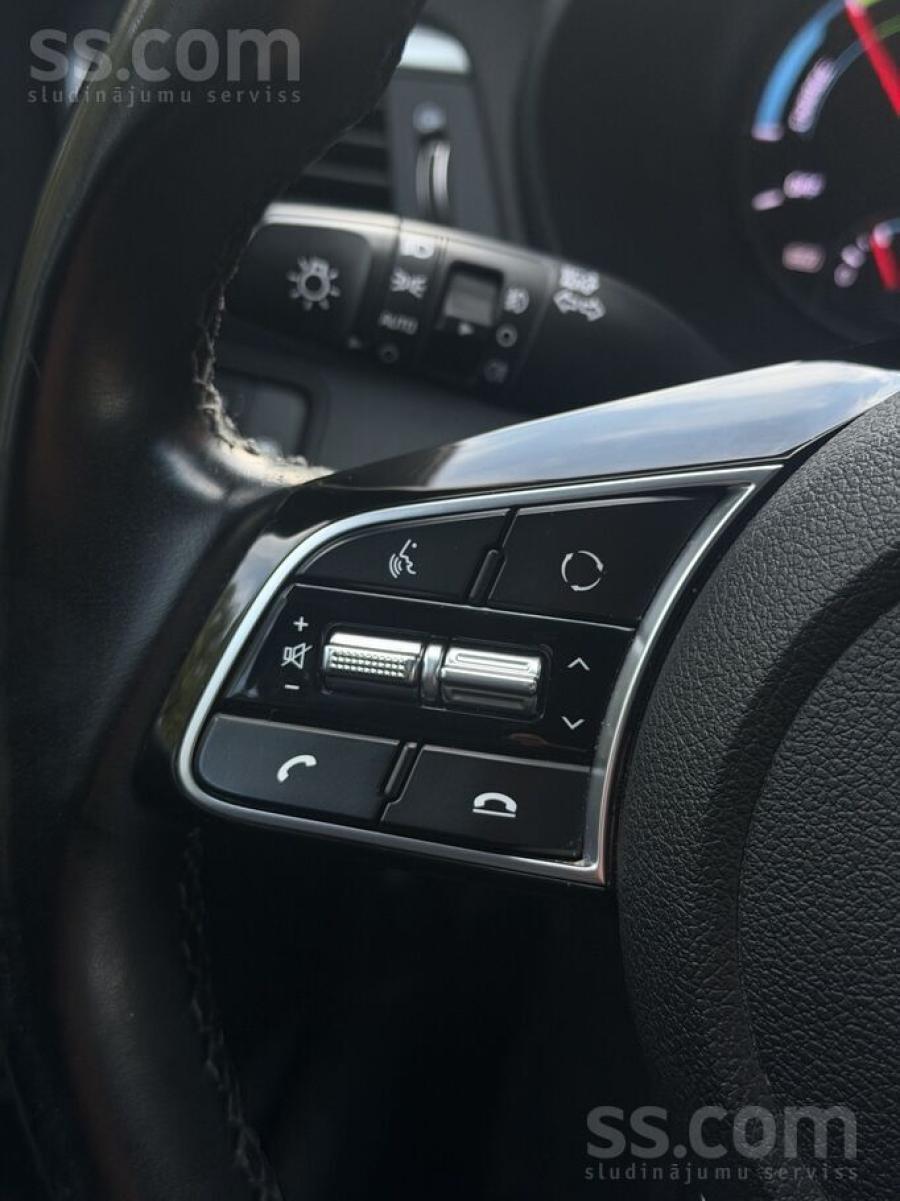 Grey Kia Optima 2019 in Riga, with an engine capacity of 2.00 L and mileage of 183 thousand km for 12680 €, photo 23 on AUTOMOTO.COM.LV