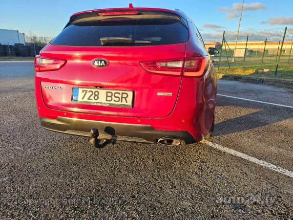 Sarkans Kia Optima 2016 Tallina, ar dzinēja tilpumu 1.70 L un nobraukumu 245 tūkst. km par 11500 €, foto 3 vietnē AUTOMOTO.COM.LV