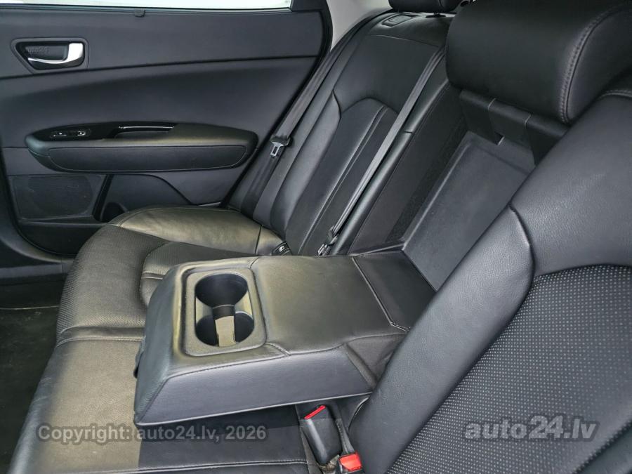 Sarkans Kia Optima 2016 Tallina, ar dzinēja tilpumu 1.70 L un nobraukumu 245 tūkst. km par 11500 €, foto 26 vietnē AUTOMOTO.COM.LV