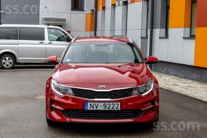 Red Kia Optima 2017 in Preili, with an engine capacity of 1.70 L and mileage of 149 thousand km for 8750 €, photo 3 on AUTOMOTO.COM.LV