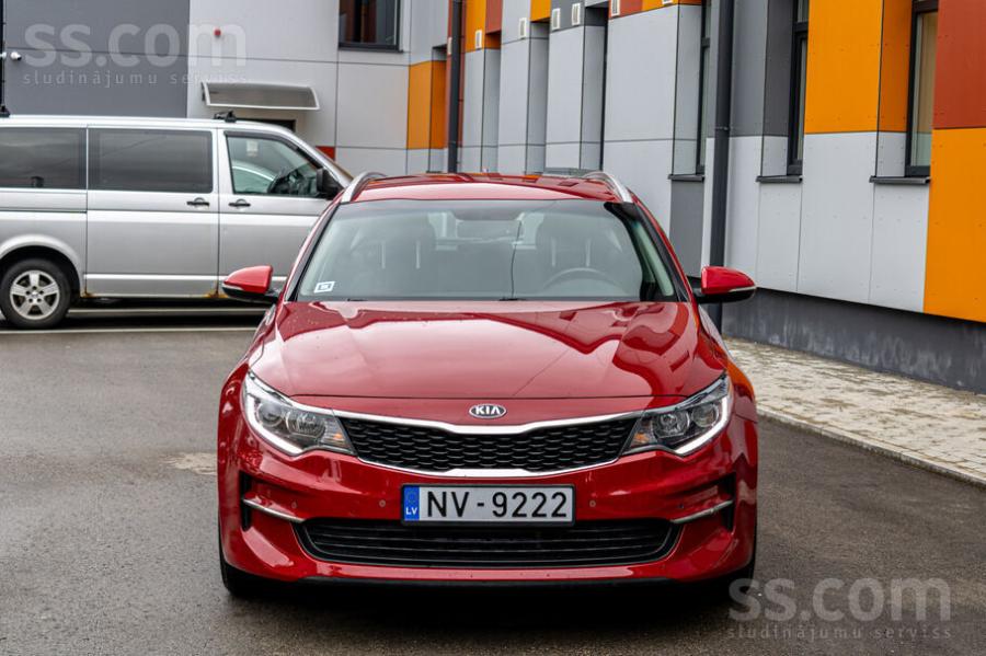 Red Kia Optima 2017 in Preili, with an engine capacity of 1.70 L and mileage of 149 thousand km for 8750 €, photo 3 on AUTOMOTO.COM.LV