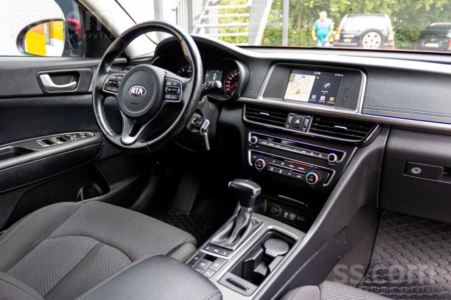 Red Kia Optima 2017 in Preili, with an engine capacity of 1.70 L and mileage of 149 thousand km for 8750 €, photo 7 on AUTOMOTO.COM.LV