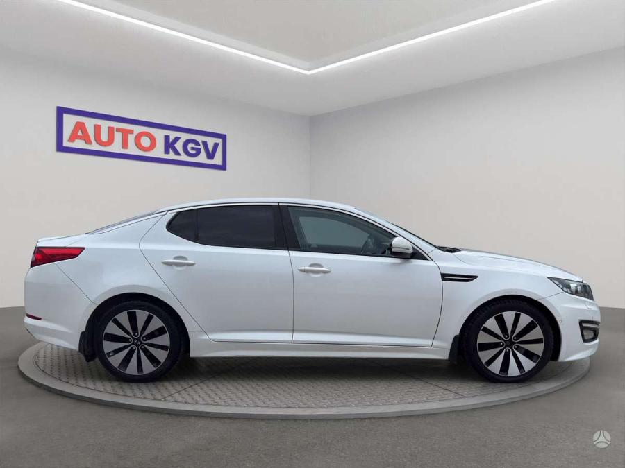 White Kia Optima 2012 in Kaunas, with an engine capacity of 1.70 L and mileage of 344 thousand km for 5499 €, photo 7 on AUTOMOTO.COM.LV