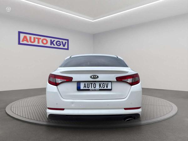 White Kia Optima 2012 in Kaunas, with an engine capacity of 1.70 L and mileage of 344 thousand km for 5499 €, photo 4 on AUTOMOTO.COM.LV