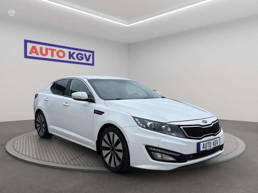 White Kia Optima 2012 in Kaunas, with an engine capacity of 1.70 L and mileage of 344 thousand km for 5499 €, photo 8 on AUTOMOTO.COM.LV
