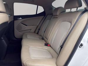 White Kia Optima 2012 in Kaunas, with an engine capacity of 1.70 L and mileage of 344 thousand km for 5499 €, photo 11 on AUTOMOTO.COM.LV