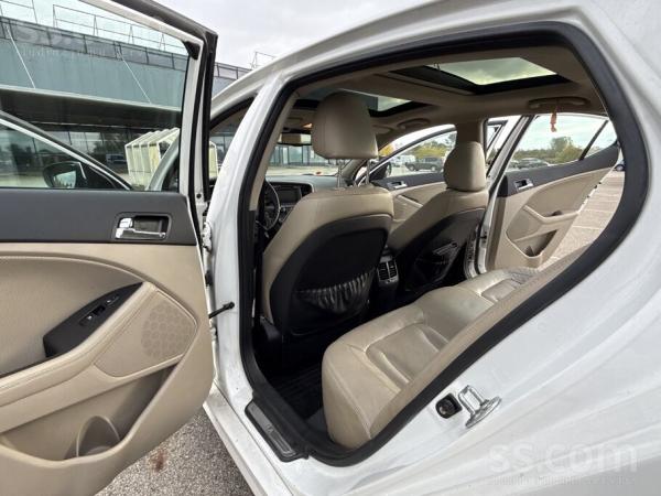 Kia Optima 2012 Rīga vietnē Balts Kia Optima 2012 Rīga, ar dzinēja tilpumu 1.70 L un nobraukumu 186 tūkst. km par 5450 €, foto 10 vietnē AUTOMOTO.COM.LV