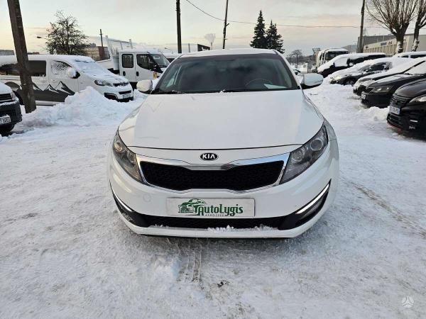 White Kia Optima 2013 in Klaipeda, with an engine capacity of 1.69 L and mileage of 198 thousand km for 4790 €, photo 2 on AUTOMOTO.COM.LV