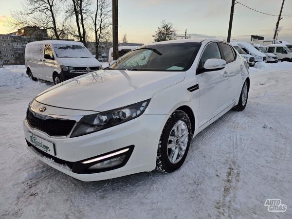 White Kia Optima 2013 in Klaipeda, with an engine capacity of 1.70 L and mileage of 198 thousand km for 4790 €, photo 1 on AUTOMOTO.COM.LV