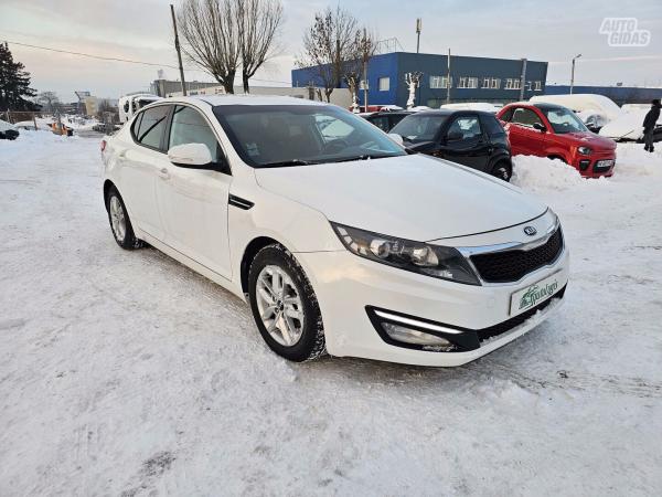 White Kia Optima 2013 in Klaipeda, with an engine capacity of 1.70 L and mileage of 198 thousand km for 4790 €, photo 3 on AUTOMOTO.COM.LV