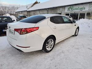 White Kia Optima 2013 in Klaipeda, with an engine capacity of 1.70 L and mileage of 198 thousand km for 4790 €, photo 4 on AUTOMOTO.COM.LV