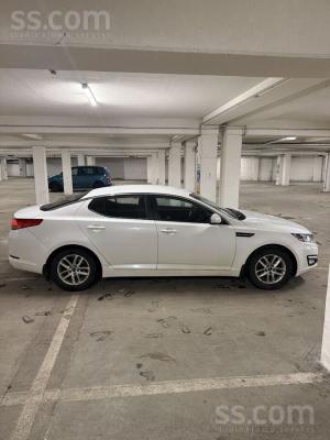 White Kia Optima 2013 in Liepaja, with an engine capacity of 2.00 L and mileage of 229 thousand km for 5900 €, photo 3 on AUTOMOTO.COM.LV