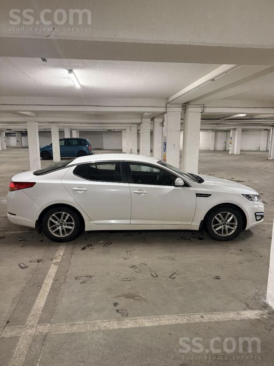 White Kia Optima 2013 in Liepaja, with an engine capacity of 2.00 L and mileage of 229 thousand km for 5900 €, photo 3 on AUTOMOTO.COM.LV