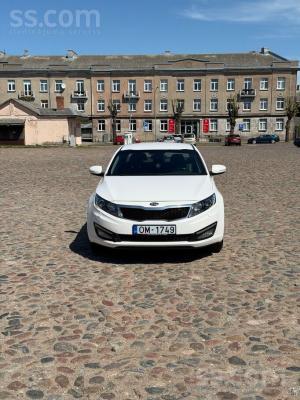 White Kia Optima 2013 in Liepaja, with an engine capacity of 2.00 L and mileage of 232 thousand km for 5700 €, photo 4 on AUTOMOTO.COM.LV