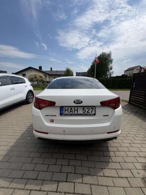 White Kia Optima 2013 in Vilnius, with an engine capacity of 1.69 L and mileage of 222 thousand km for 3100 €, photo 4 on AUTOMOTO.COM.LV