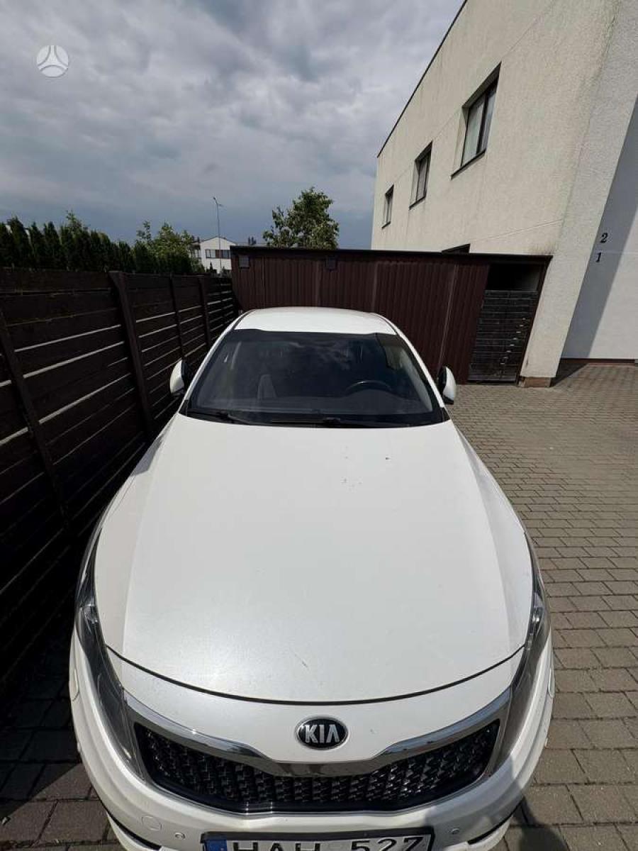 White Kia Optima 2013 in Vilnius, with an engine capacity of 1.69 L and mileage of 222 thousand km for 3100 €, photo 15 on AUTOMOTO.COM.LV