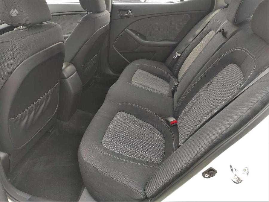 White Kia Optima 2013 in Taurage, with an engine capacity of 1.69 L and mileage of 280 thousand km for 4950 €, photo 10 on AUTOMOTO.COM.LV