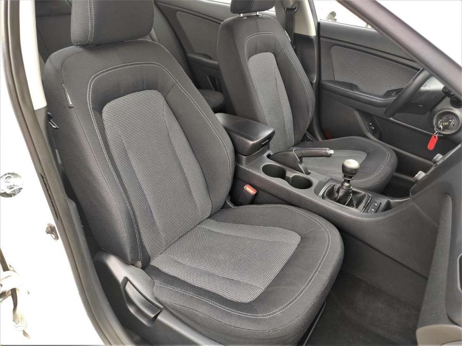 White Kia Optima 2013 in Taurage, with an engine capacity of 1.69 L and mileage of 280 thousand km for 4950 €, photo 12 on AUTOMOTO.COM.LV