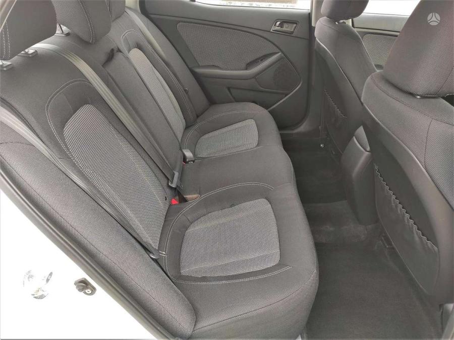 White Kia Optima 2013 in Taurage, with an engine capacity of 1.69 L and mileage of 280 thousand km for 4950 €, photo 13 on AUTOMOTO.COM.LV