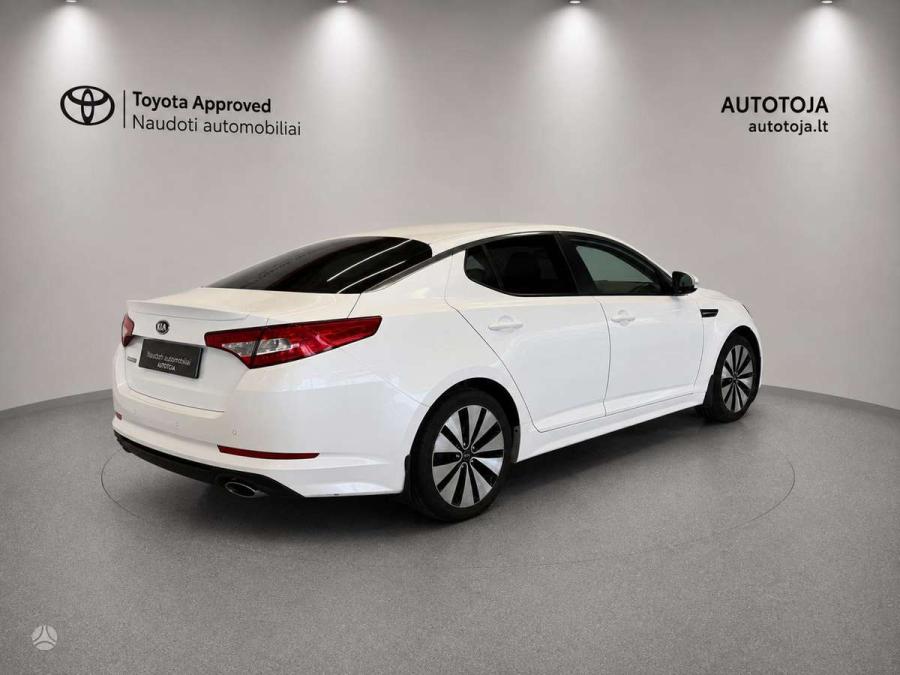 White Kia Optima 2013 in Kaunas, with an engine capacity of 2.00 L and mileage of 193 thousand km for 4900 €, photo 3 on AUTOMOTO.COM.LV