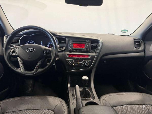 White Kia Optima 2013 in Kaunas, with an engine capacity of 2.00 L and mileage of 193 thousand km for 4900 €, photo 8 on AUTOMOTO.COM.LV
