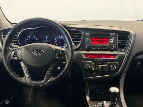 White Kia Optima 2013 in Kaunas, with an engine capacity of 2.00 L and mileage of 193 thousand km for 4900 €, photo 9 on AUTOMOTO.COM.LV