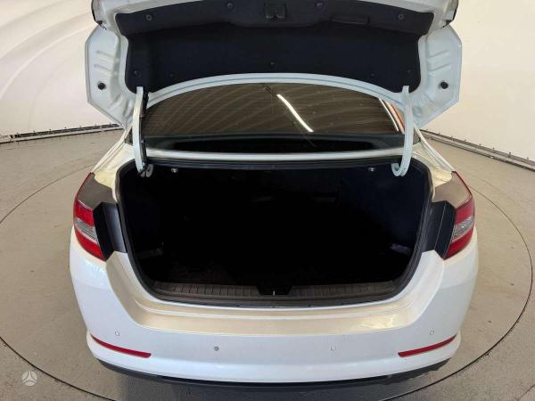 White Kia Optima 2013 in Kaunas, with an engine capacity of 2.00 L and mileage of 193 thousand km for 4900 €, photo 10 on AUTOMOTO.COM.LV