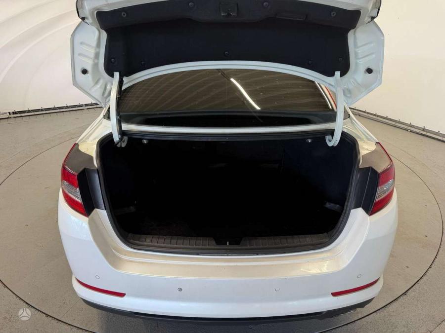 White Kia Optima 2013 in Kaunas, with an engine capacity of 2.00 L and mileage of 193 thousand km for 4900 €, photo 11 on AUTOMOTO.COM.LV