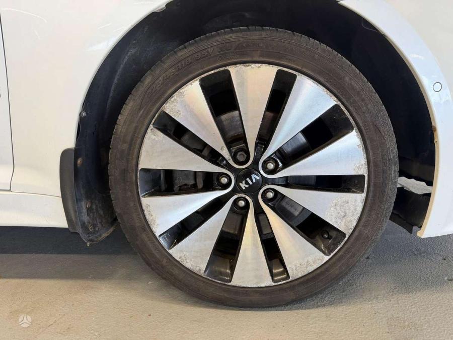White Kia Optima 2013 in Kaunas, with an engine capacity of 2.00 L and mileage of 193 thousand km for 4900 €, photo 16 on AUTOMOTO.COM.LV