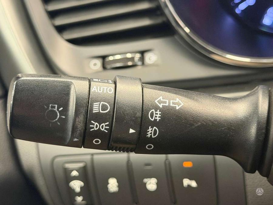 White Kia Optima 2013 in Kaunas, with an engine capacity of 2.00 L and mileage of 193 thousand km for 4900 €, photo 27 on AUTOMOTO.COM.LV
