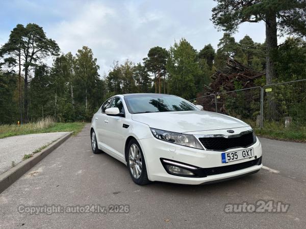 White Kia Optima 2013 in Parnu, with an engine capacity of 1.70 L and mileage of 283 thousand km for 6000 €, photo 1 on AUTOMOTO.COM.LV