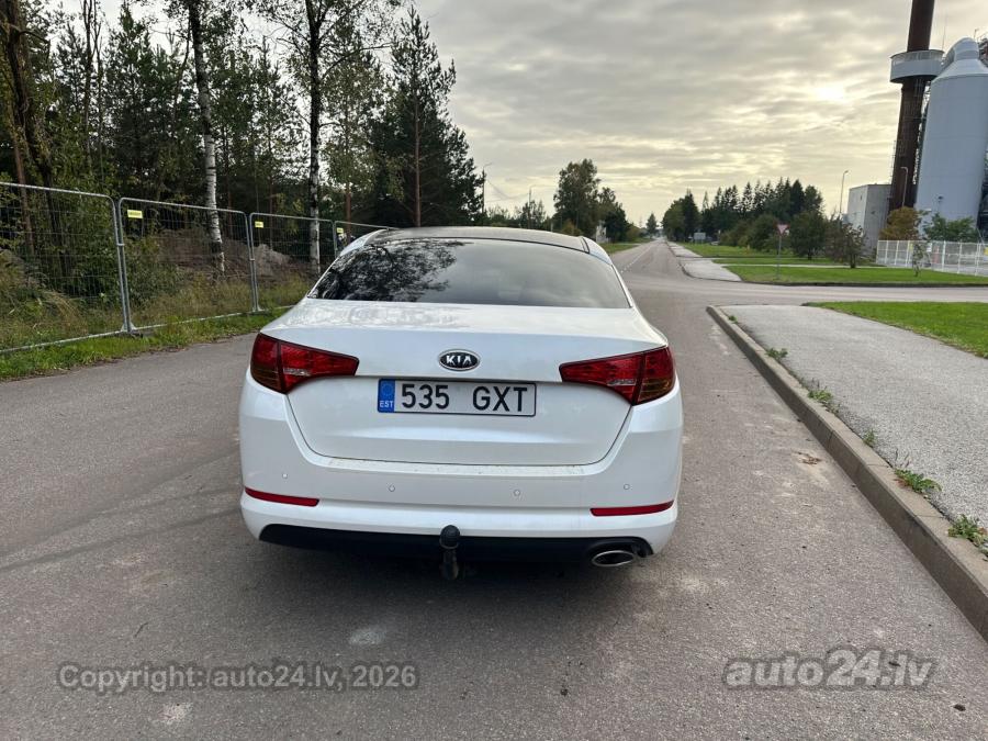 Balts Kia Optima 2013 Pērnava, ar dzinēja tilpumu 1.70 L un nobraukumu 283 tūkst. km par 6000 €, foto 7 vietnē AUTOMOTO.COM.LV