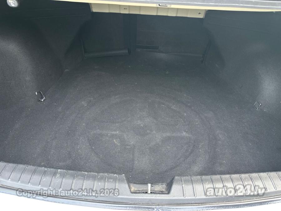 Balts Kia Optima 2013 Pērnava, ar dzinēja tilpumu 1.70 L un nobraukumu 283 tūkst. km par 6000 €, foto 9 vietnē AUTOMOTO.COM.LV