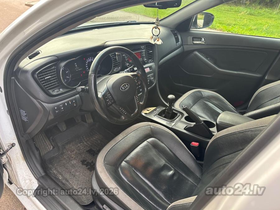 Balts Kia Optima 2013 Pērnava, ar dzinēja tilpumu 1.70 L un nobraukumu 283 tūkst. km par 6000 €, foto 14 vietnē AUTOMOTO.COM.LV