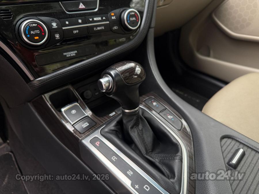Белый Киа Оптима 2015 в Таллин, объемом двигателя 1.70 л и пробегом 260 тыс. км за 6400 €, фото 14 на AUTOMOTO.COM.LV