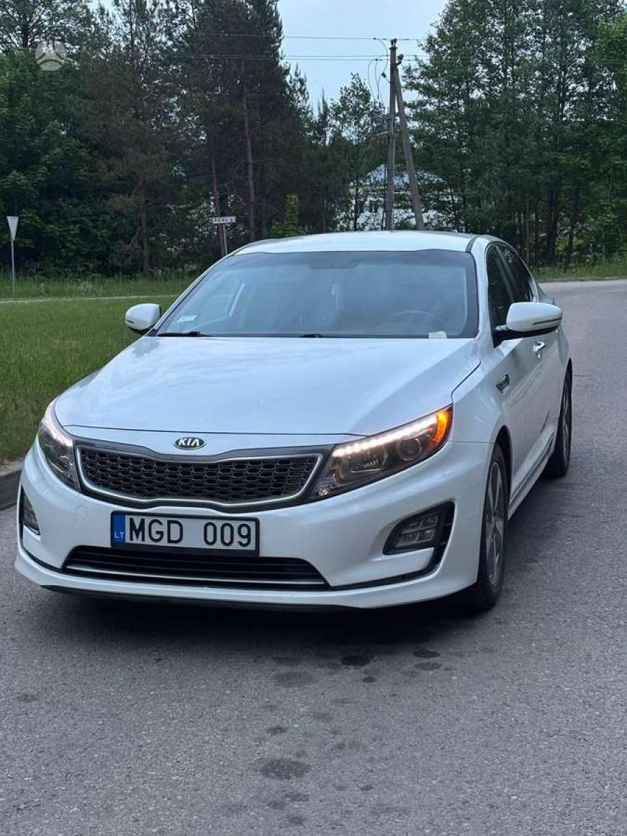 White Kia Optima 2015 in Vilnius, with an engine capacity of 2.36 L and mileage of 260 thousand km for 7900 €, photo 3 on AUTOMOTO.COM.LV