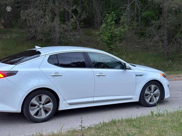 Balts Kia Optima 2015 Viļņa, ar dzinēja tilpumu 2.36 L un nobraukumu 260 tūkst. km par 7900 €, foto 6 vietnē AUTOMOTO.COM.LV