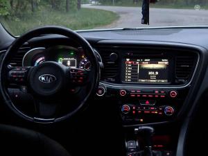 White Kia Optima 2015 in Vilnius, with an engine capacity of 2.36 L and mileage of 260 thousand km for 7900 €, photo 13 on AUTOMOTO.COM.LV